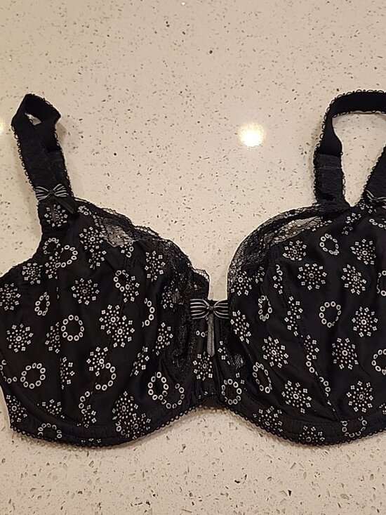 Freya | Intimates & Sleepwear | Freya Bra 28g Black Underwire Unlined ...